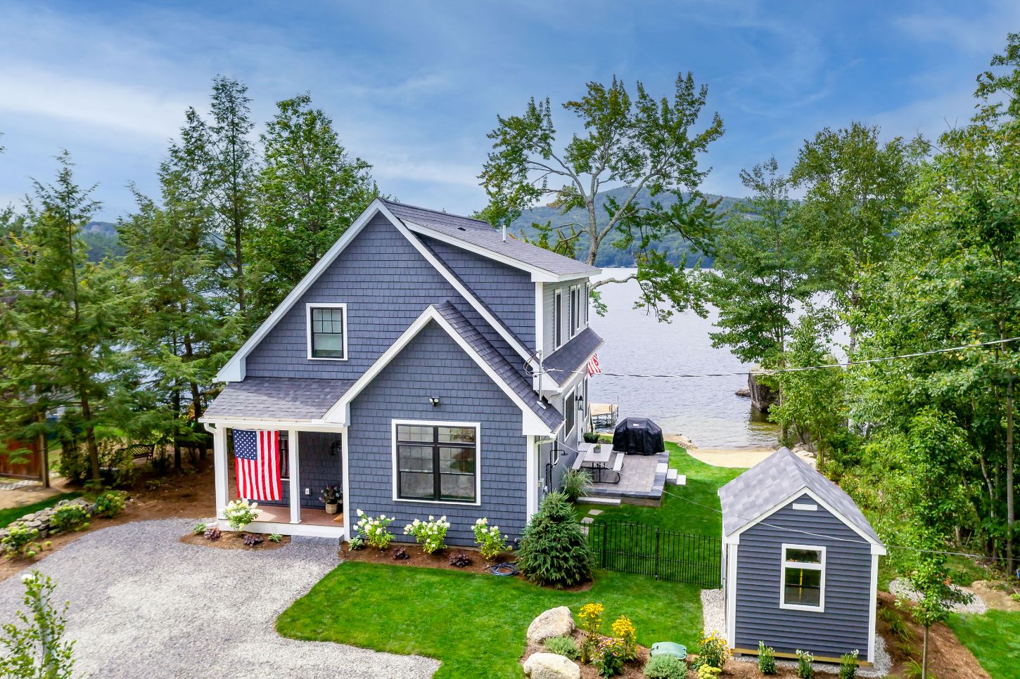 The Lakeside Cottage Retreat - Outside In Construction